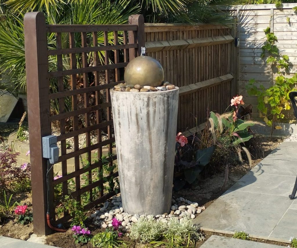 Circle Drive Way Patio Fountain | Small Self Contained Water Features